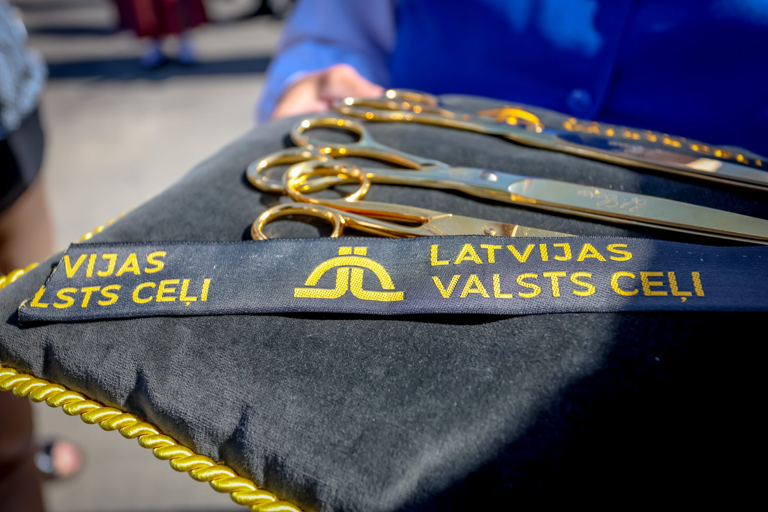 Siguldas centrā svinīgi atklās pārbūvēto reģionālā ceļa posmu ...